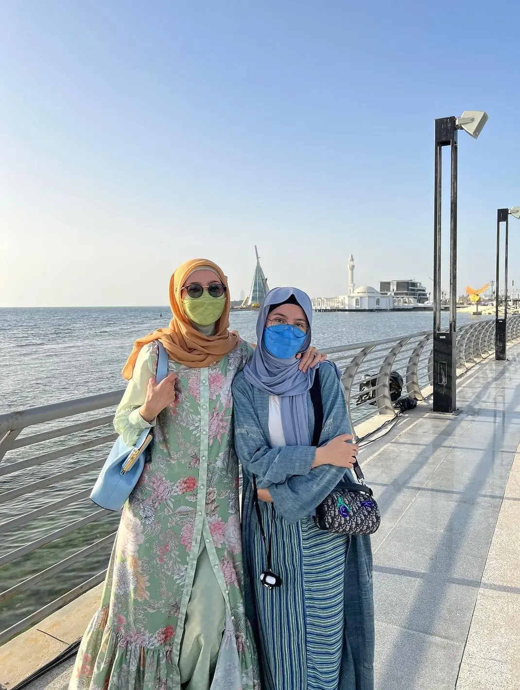 FOTO: Bak Kakak Adik, Potret Kompak Desy Ratnasari dan Putri Semata Wayangnya - Foto Liputan6.com