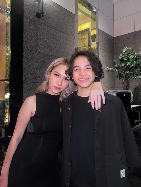 Potret Ulang Tahun Ibunda Bunga Citra Lestari ke-71, Rayakan Bareng ...