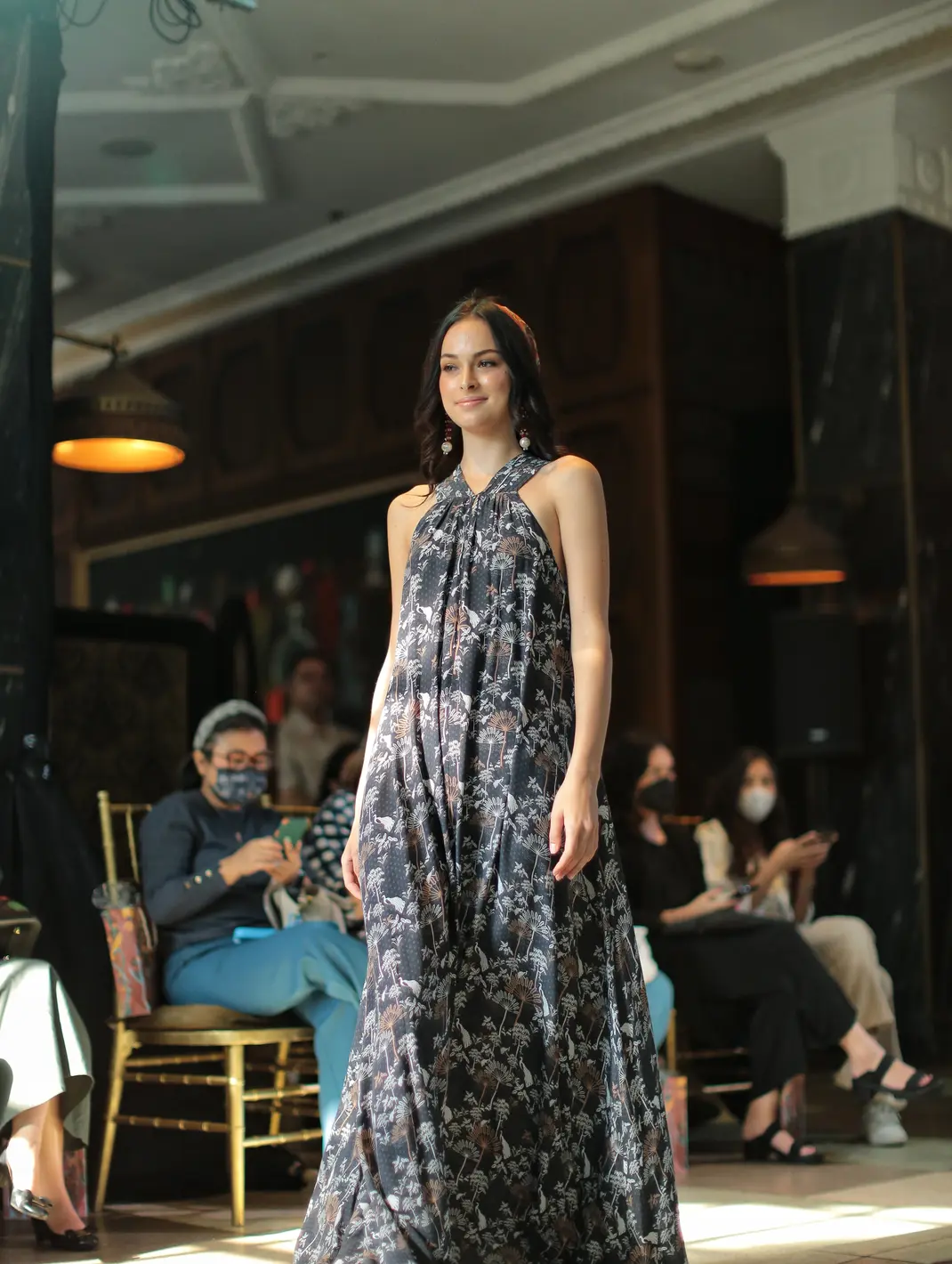 6 Model Dress Motif yang Mudah Dipakai untuk Gaya Harian - Photo Fimela.com