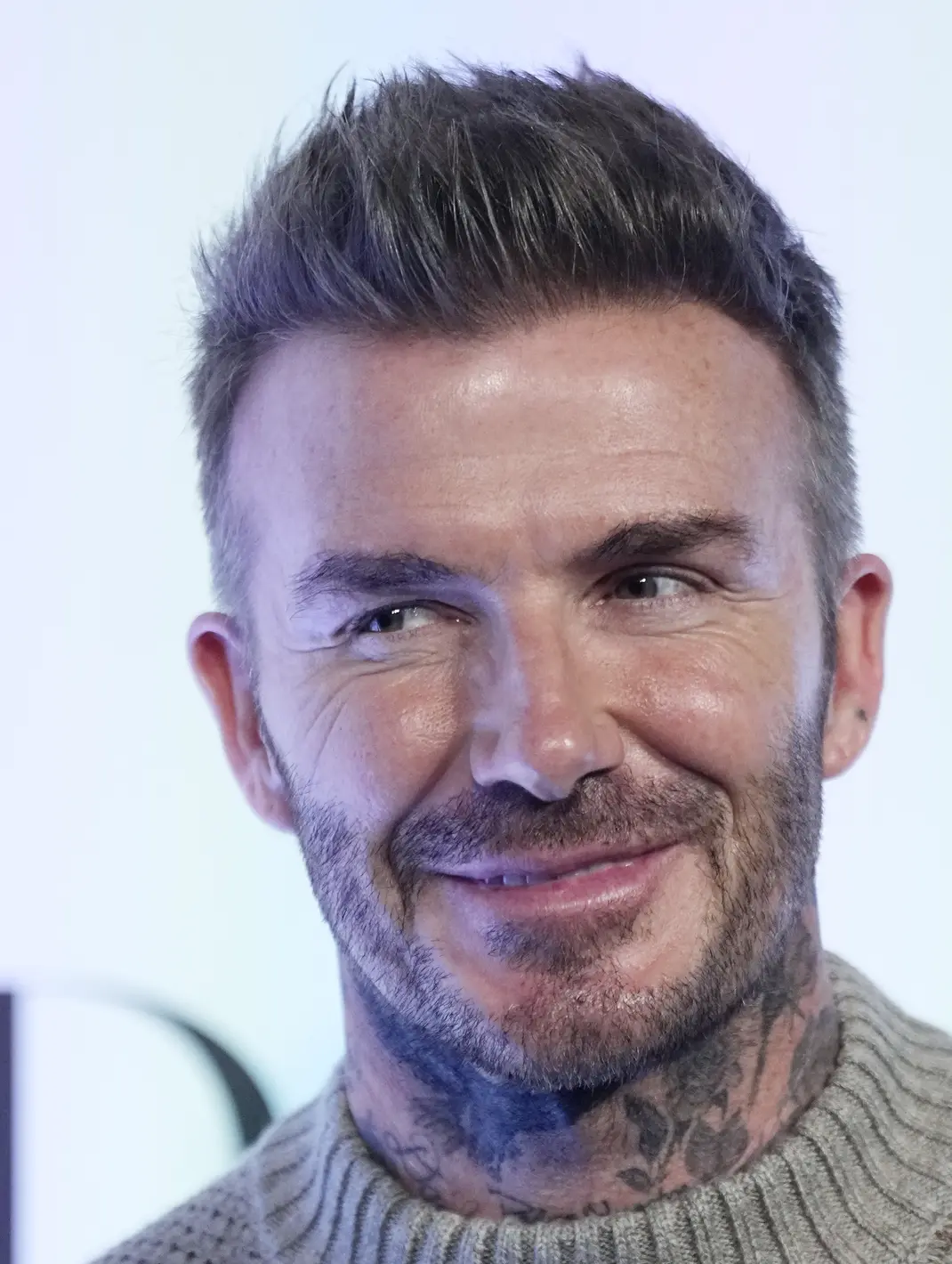 Duta Piala Dunia 2022 David Beckham Tampil Trendi di Qatar Fashion ...