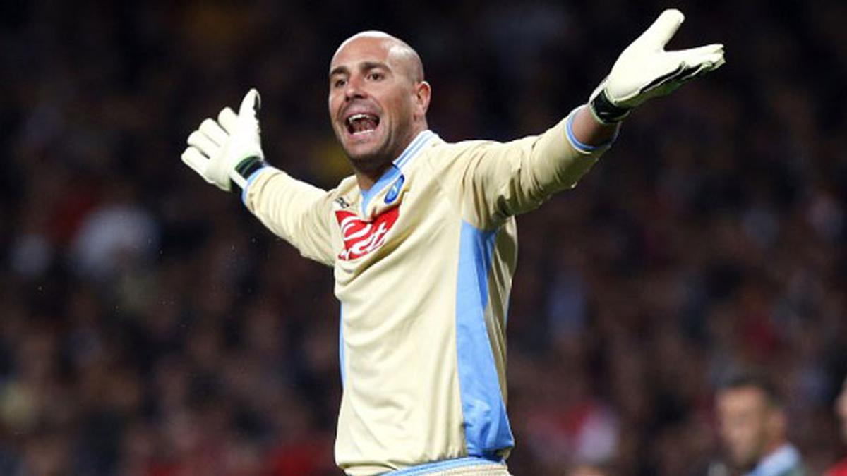 Pepe Reina Belum Tentukan Masa Depannya - Bola Liputan6.com