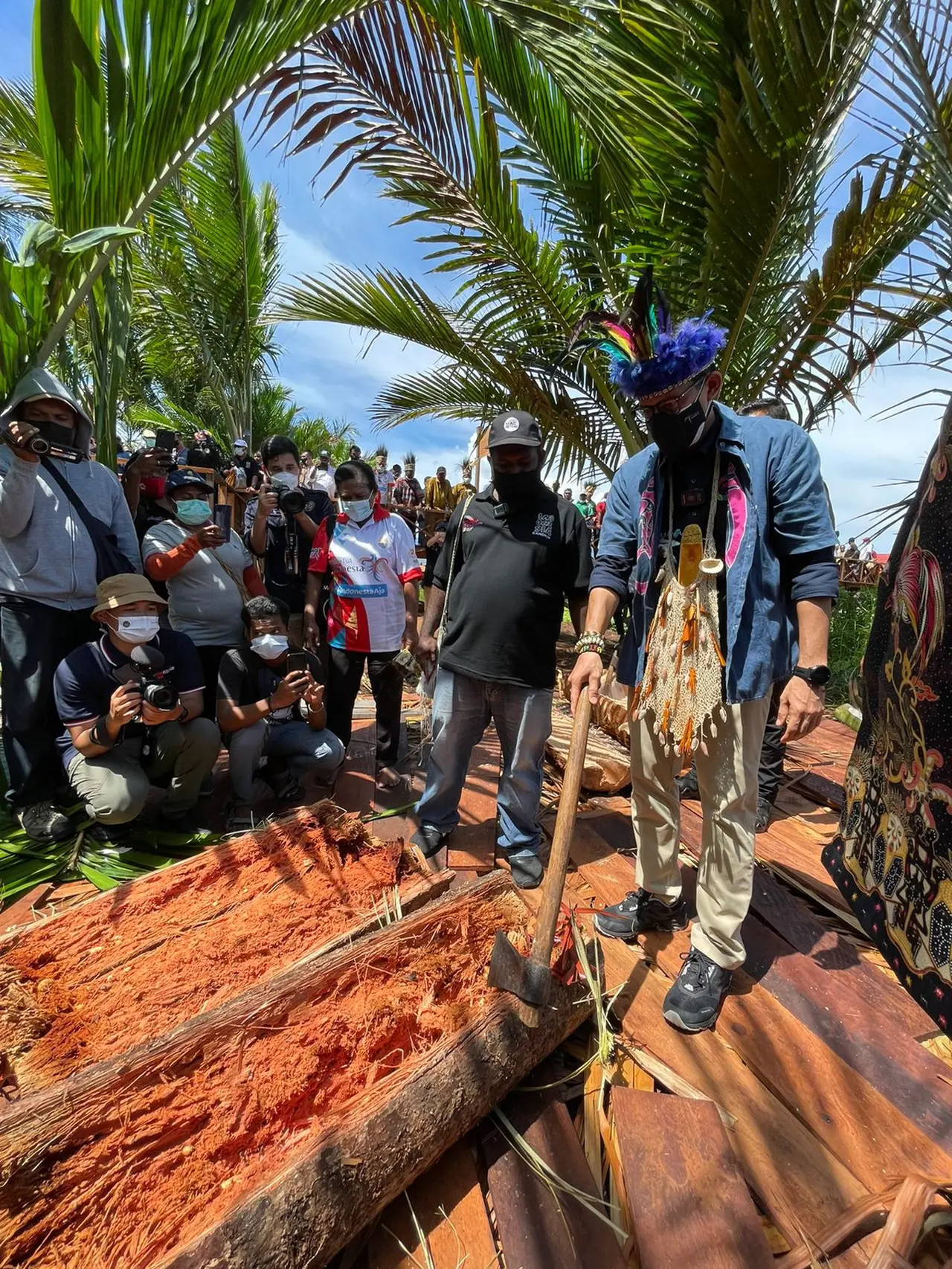 Sandiaga Uno Jadi Menteri Pertama yang Kunjungi Kampung Yoboi Papua ...