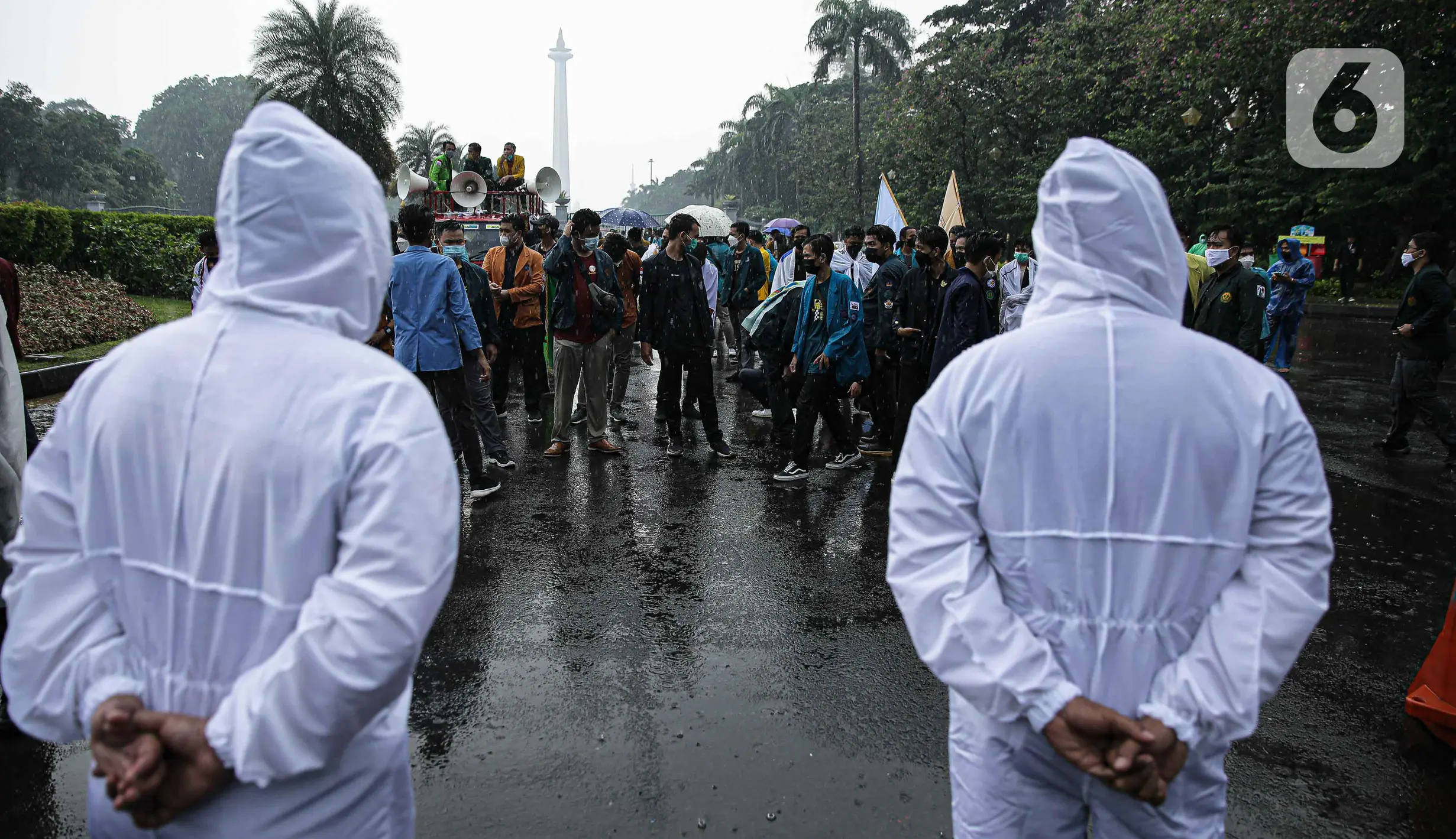 FOTO: BEM SI Gelar Aksi Evaluasi 2 Tahun Jokowi - Ma'ruf - Foto ...