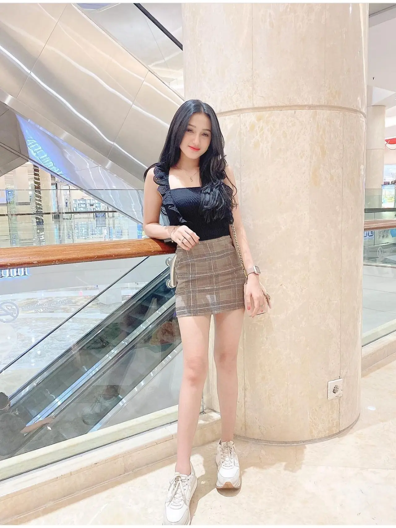 Perjalanan Alka Herlianda dari Model Hingga Jadi Penyanyi - ShowBiz ...