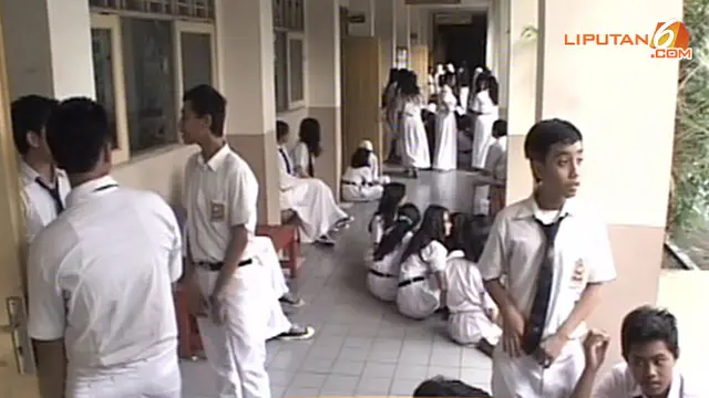 [VIDEO] Hari Pertama Sekolah, SMP 115 Buka Pendaftaran Lagi - News ...