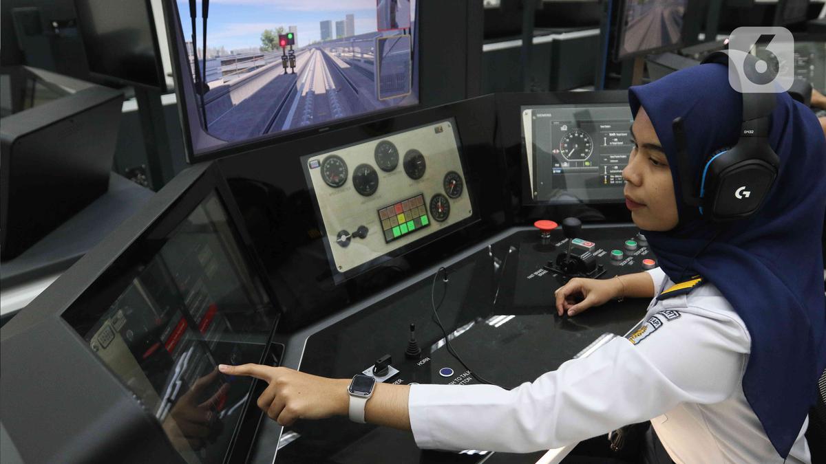 Melihat Ruang Latih Pengendali Kereta LRT Jabodebek