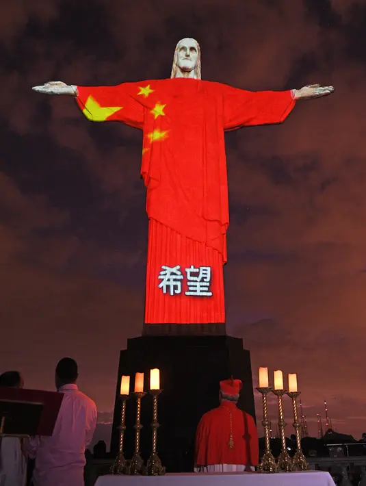 FOTO: Warna-warni Patung Yesus Pancarkan Semangat Melawan Corona Covid ...