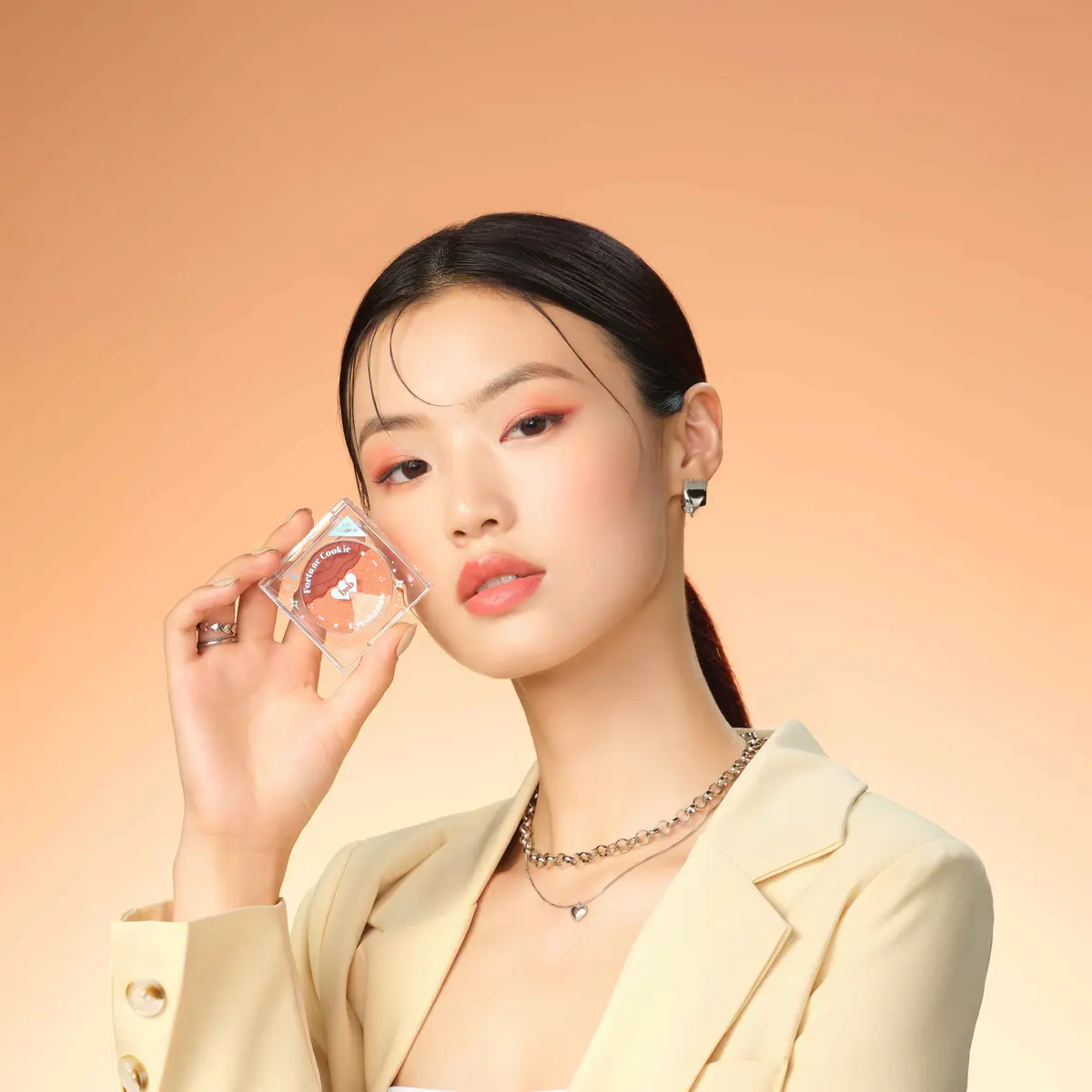 Cara Makeup Muka Nampak Glowing | Saubhaya Makeup