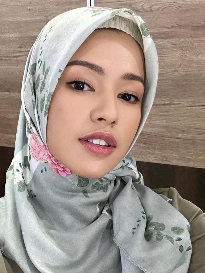 Susan Sameh Pamer Foto Berhijab, Disebut Makin Cantik - Entertainment ...