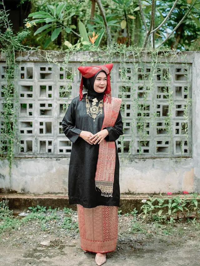 Pengertian Baju Kurung Basiba serta Makna Mendalam di Balik Keindahannya