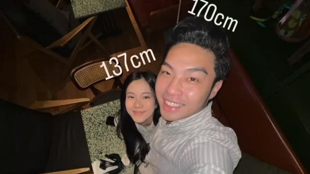 7 Potret Jessica Jane dan Erwin Phang Segera Menikah, Pamer Foto Latar Biru