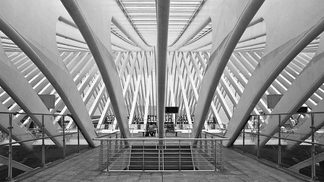 Komposisi Simetris adalah Sisi Kanan dan Kiri Sama, Ketahui Tujuan dan ...