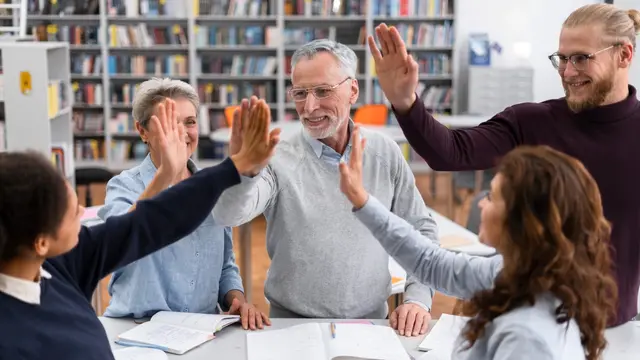 Generasi Baby Boomer Jadi Paling Kaya di Indonesia, Kok Bisa? - Bisnis ...