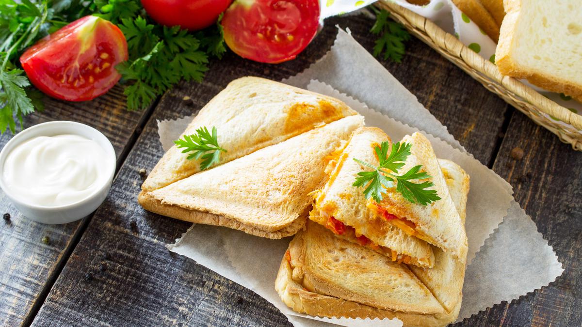 5 Resep Roti Lapis untuk Teman Piknik Santai Akhir Pekan - Food Fimela.com