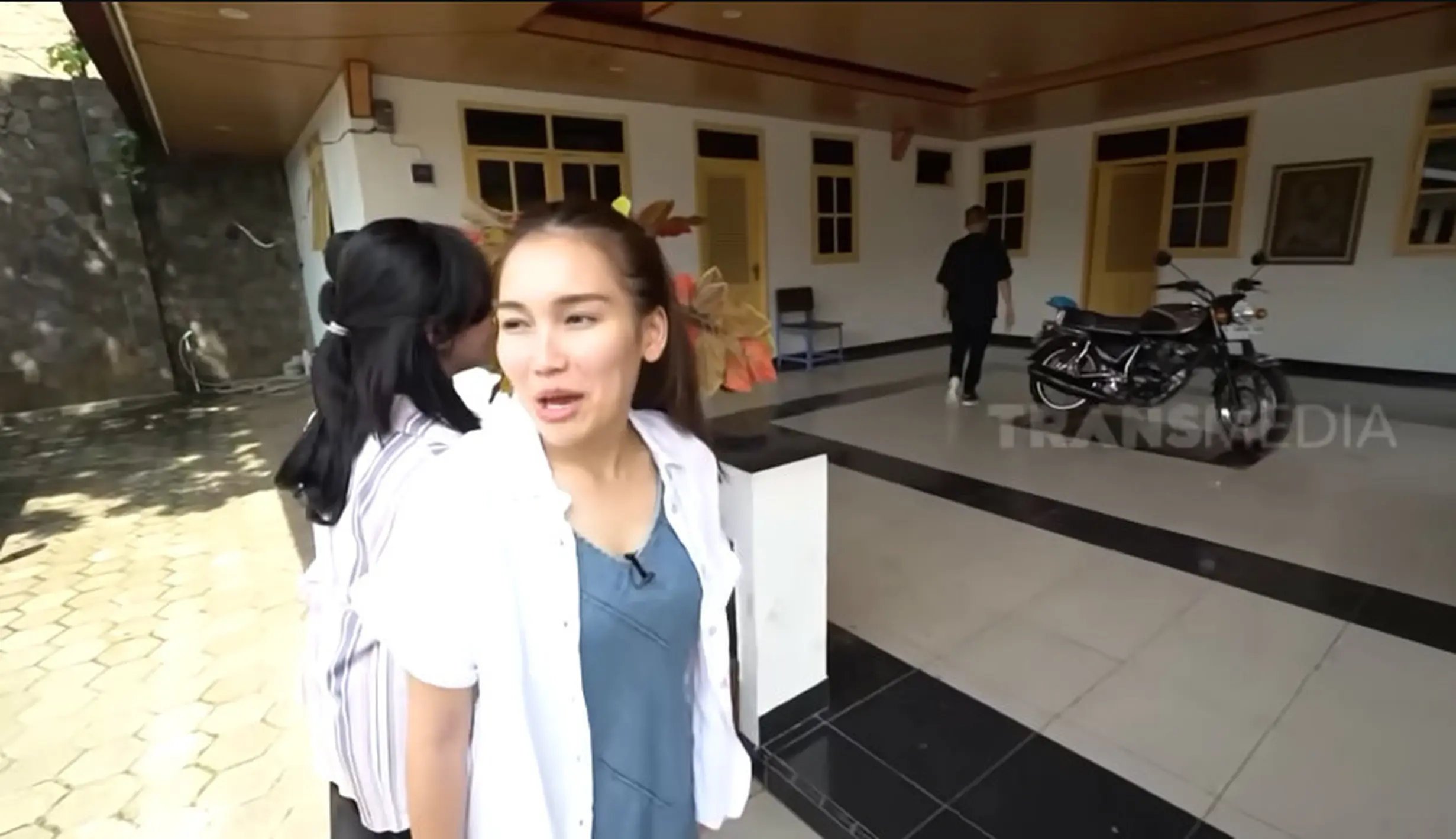 10 Potret Rumah Mandra, dari Mulai Tempat Syuting, Musala, Bengkel ...