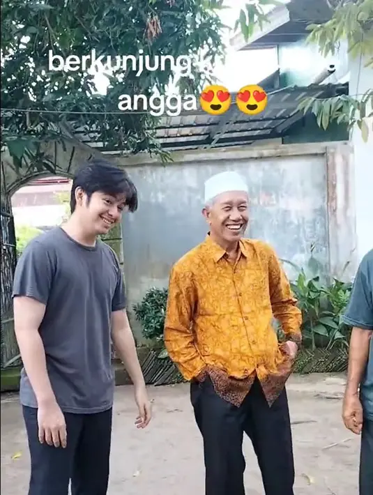 Potret Angga Yunanda Pulang Kampung, Penampilannya Jadi Sorotan - Photo Fimela.com