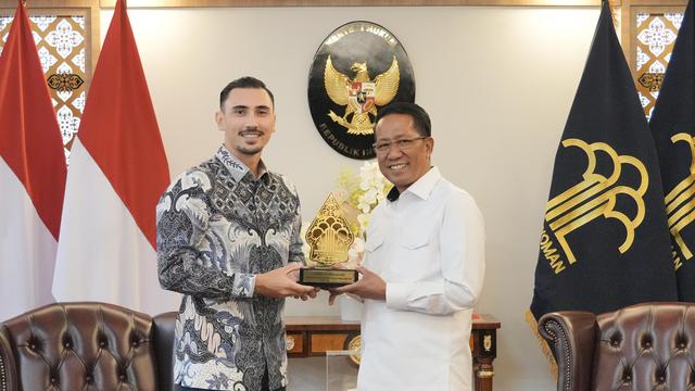 10 Artis Bule yang Akhirnya Jadi Warga Negara Indonesia, Terbaru ...