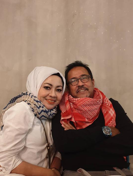 Genap 32 Tahun Nikah, Intip Potret Harmonis Rano Karno dan Istri ...