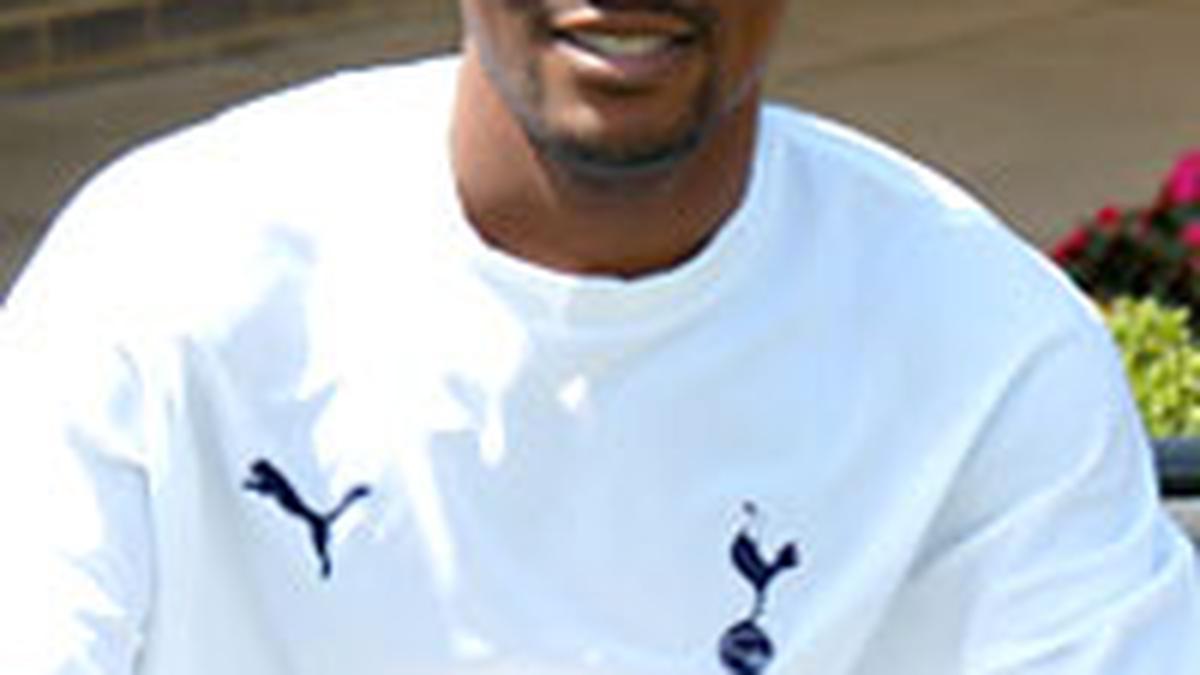 Zokora Resmi Bergabung dengan Spurs - Bola Liputan6.com