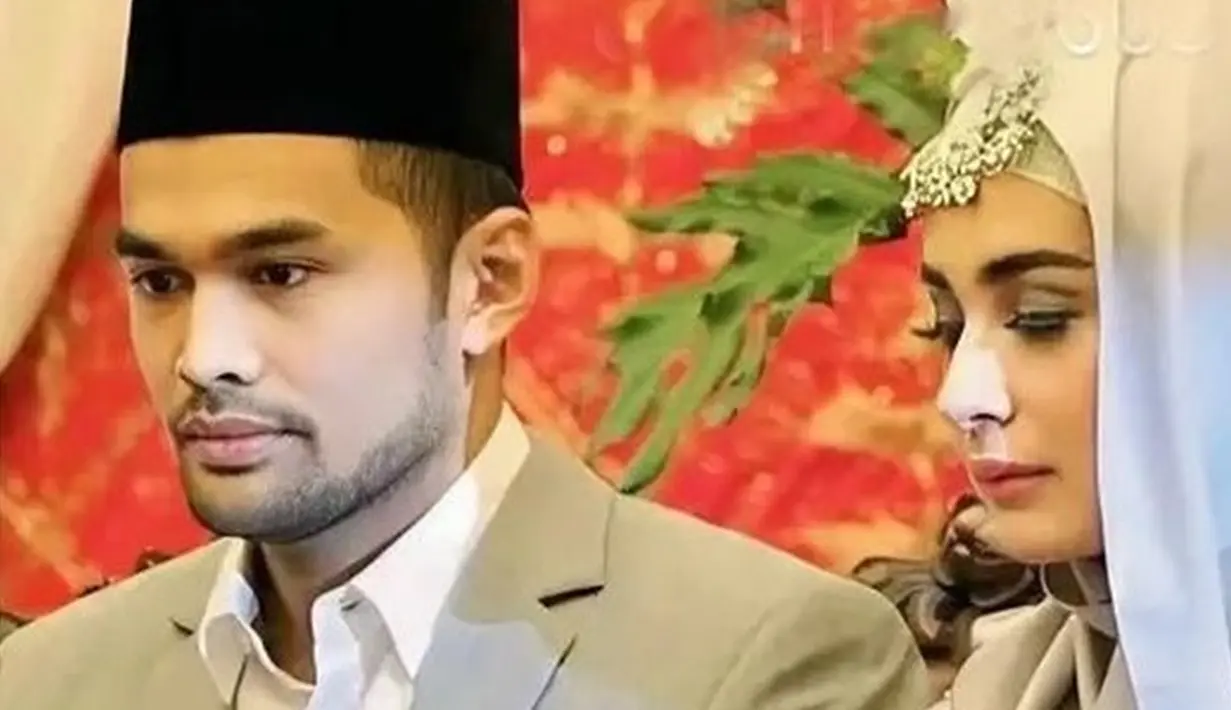Foto Lawas Momen Ngunduh Mantu Shireen Sungkar dan Teuku Wisnu, 11 Tahun Berlalu - Foto Liputan6.com