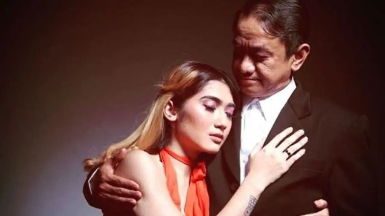 Menikah, Wajah Suami Revi Mariska Dibilang Mirip Eyang Subur - ShowBiz ...