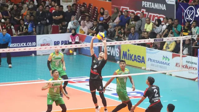 Ukuran Tinggi Net Bola Voli untuk Putra dan Putri adalah 2,43 meter dan ...