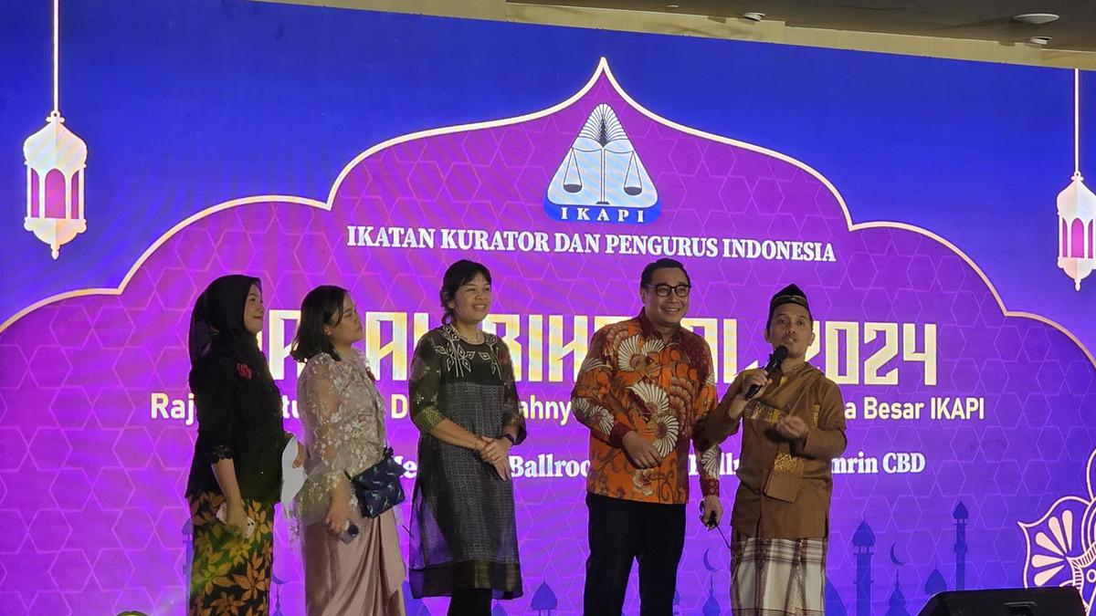 Ustadz Maulana Beri Tausiyah pada Halal Bihalal IKAPI - ShowBiz ...