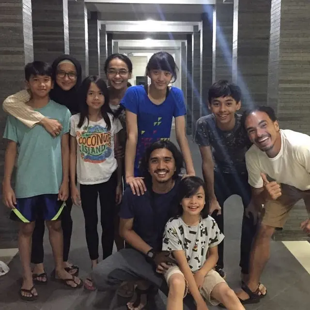 6 Potret Kebersamaan Ananda dan Adelia Lontoh, Kakak Adik yang Kompak ...