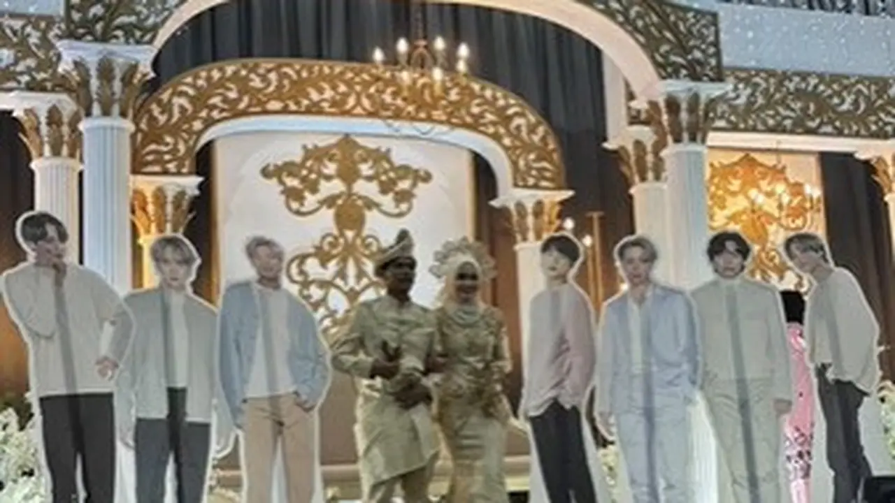 Pengantin Asal Malaysia Nekat Pajang 7 Patung Figur Anggota BTS di ...