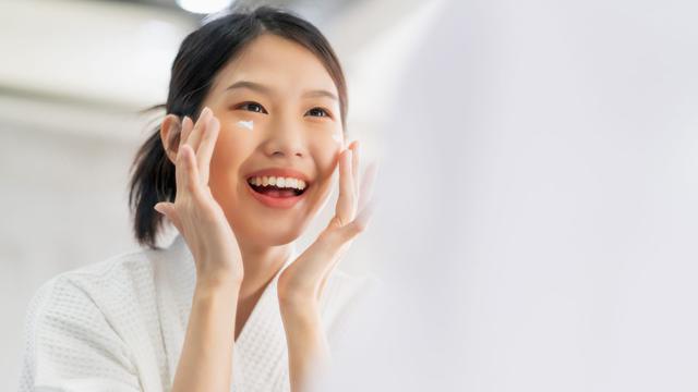 7 Manfaat Cuci Muka dengan Air Beras dan Cara Membuatnya di Rumah