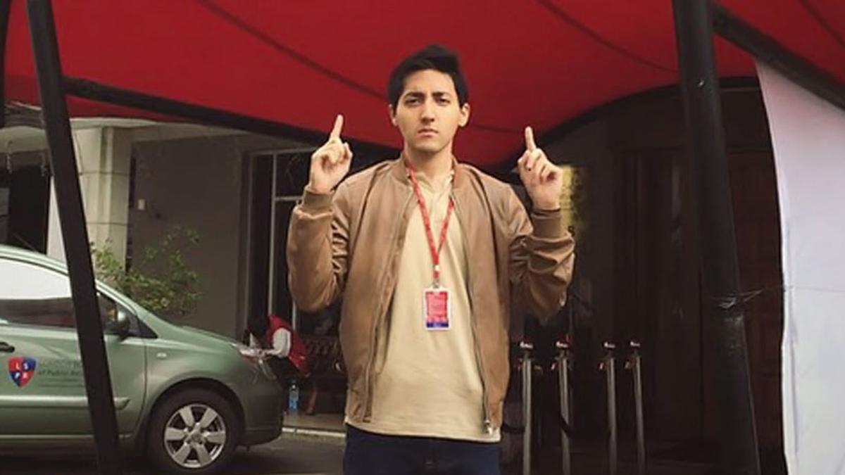 Aaron Ashab Pacari Pretty Asmara?