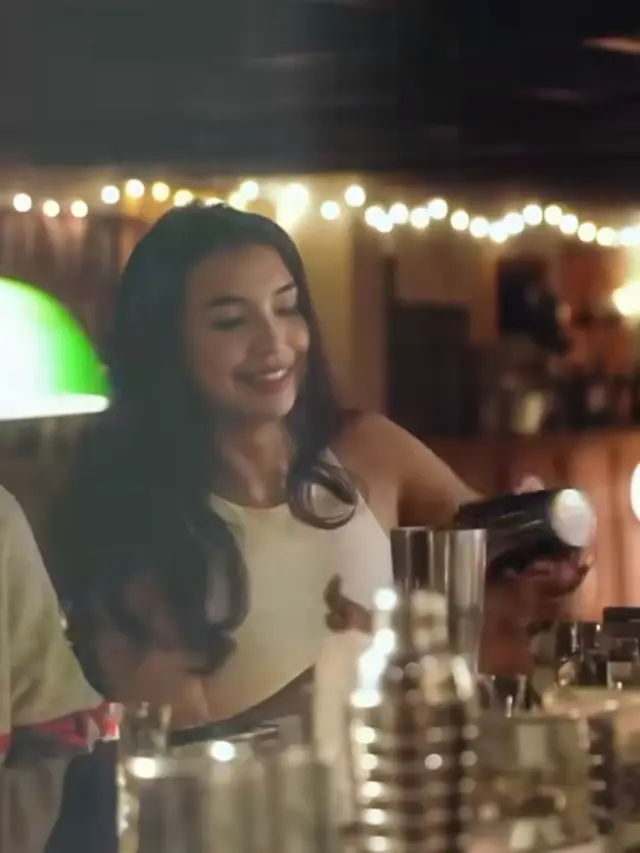 7 Potret Terbaru Manohara Kini Jadi Bartender, Tinggalkan Dunia Akting