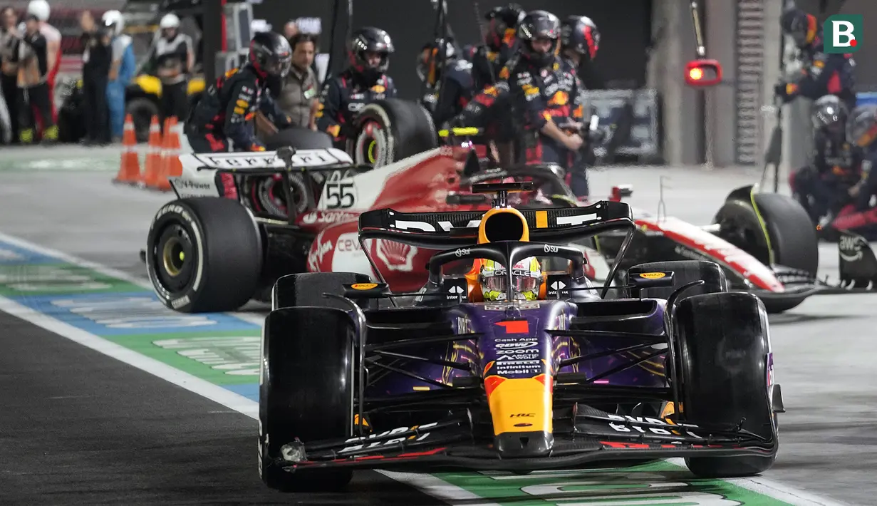 Foto: Max Verstappen Juarai Formula 1 GP Las Vegas 2023 yang Penuh Drama - Ragam Bola.com