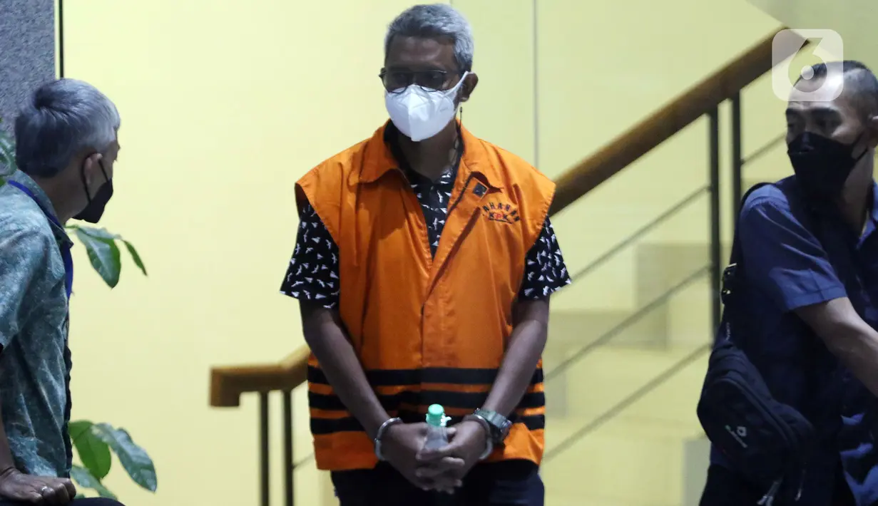 FOTO: Pemeriksaan Perdana Bupati Bintan Nonaktif Apri Sujadi - Foto ...