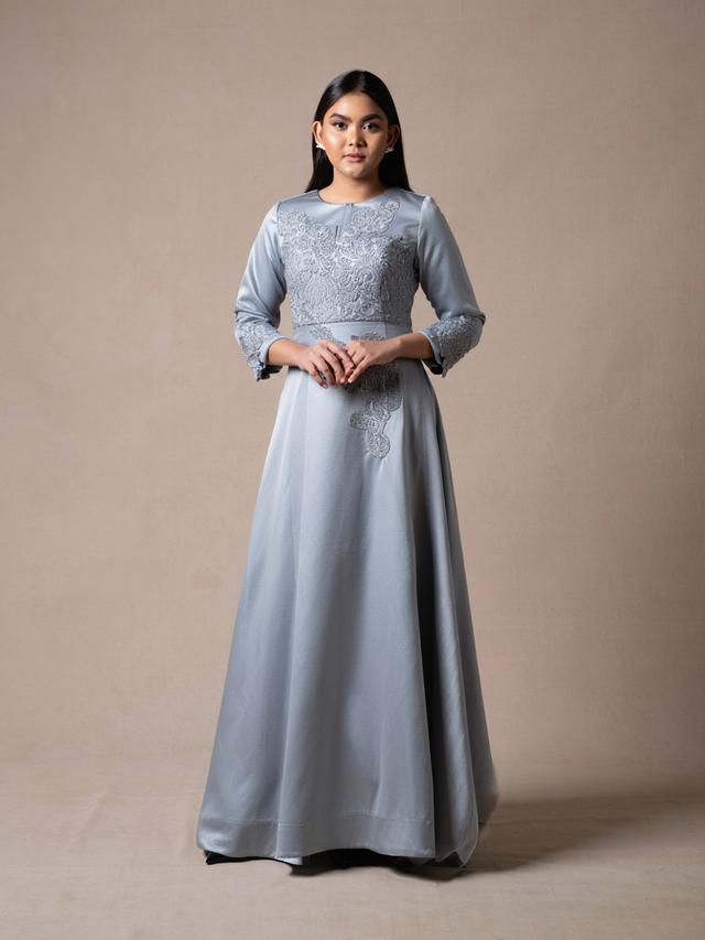 9 Model Long Dress Pesta A-Line Monokrom Terbaru, Pilihan Tepat untuk ...