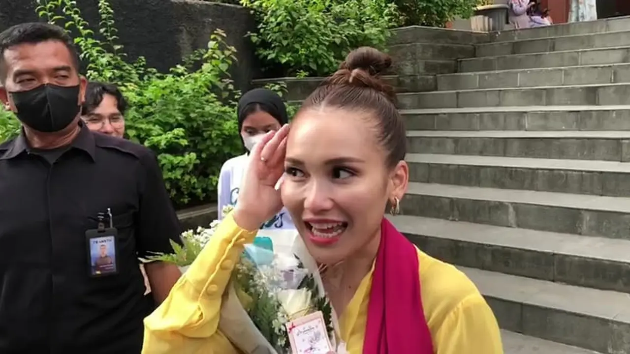 Doa Ayu Ting Ting di Ulang Tahun ke-31, Berharap Dapat Jodoh yang Terbaik - ShowBiz Liputan6.com