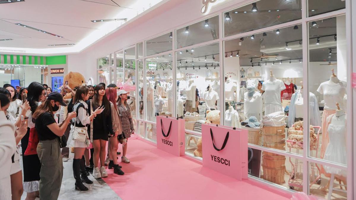 Inspirasi Gaya Retro yang Berani : Brand Yescci Hadirkan Kesempatan Gen ...