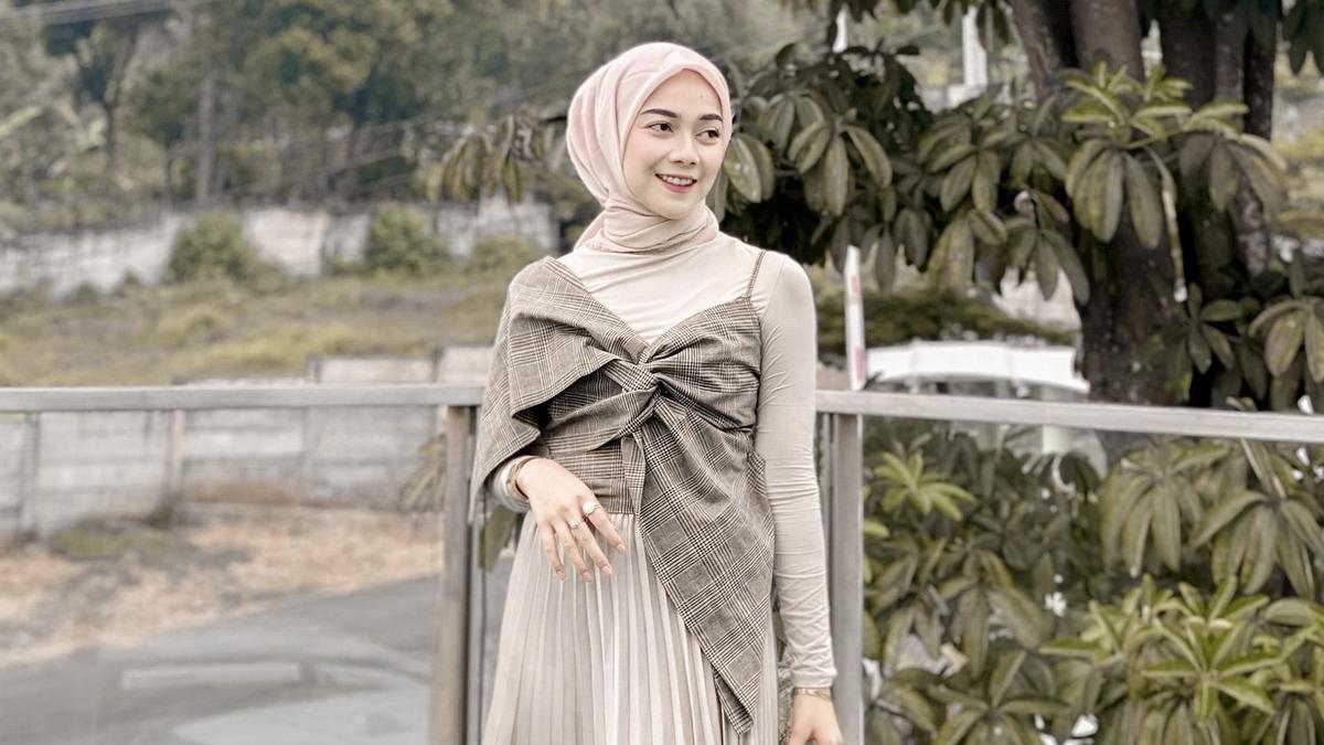 Cerita Datul, Desainer Muda Asal Kenjeran Surabaya yang Karyanya Pikat Hati Artis Ibu Kota ...