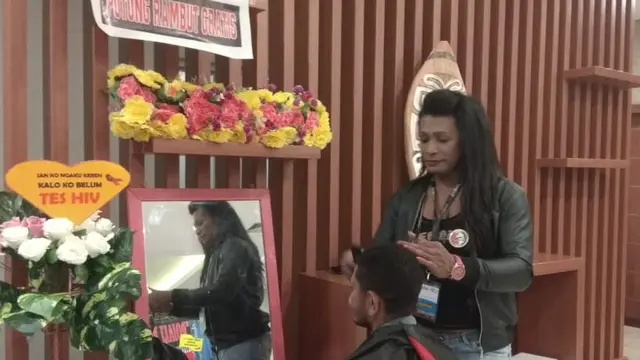 Kampanye Pencegahan HIV/AIDS ala Trans Gender Rojali - Regional Liputan6.com