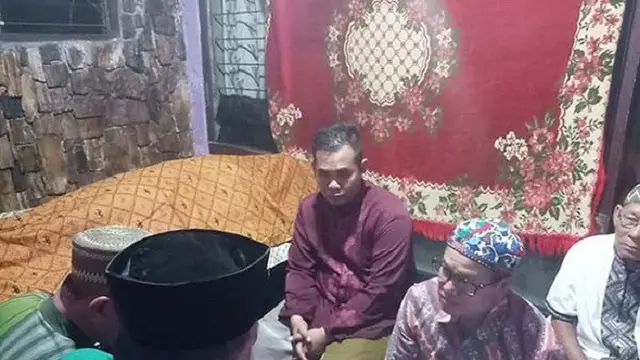 Kisah Haru Pengantin Menikah di Hadapan Jenazah Ibunda - Regional ...