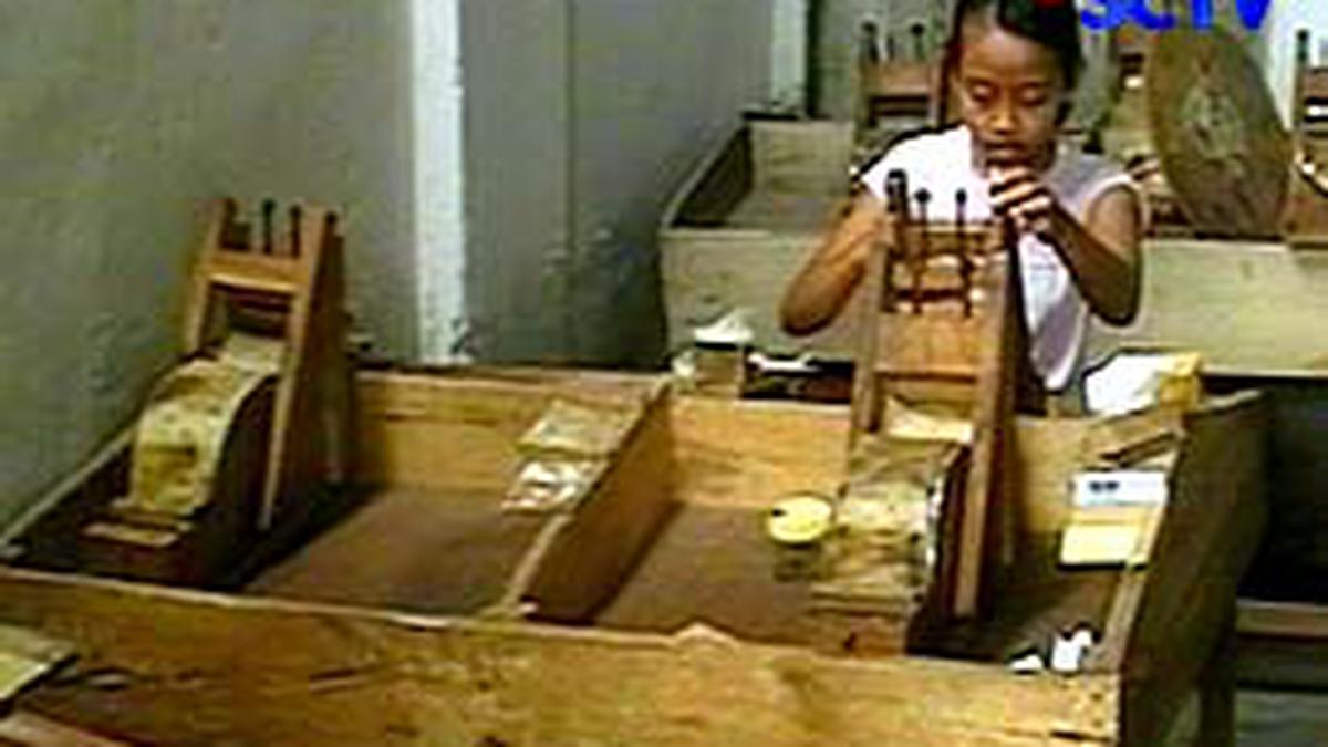 Cukai Rokok Naik, Industri Kecil Terancam Bangkrut - News Liputan6.com