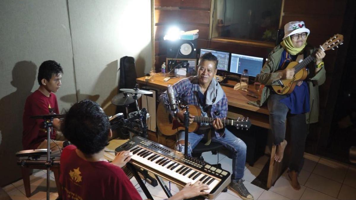 Gandeng Twins Jameyka, Tony Q Rastafara dan Shinta Priwit Garap Lagu ...