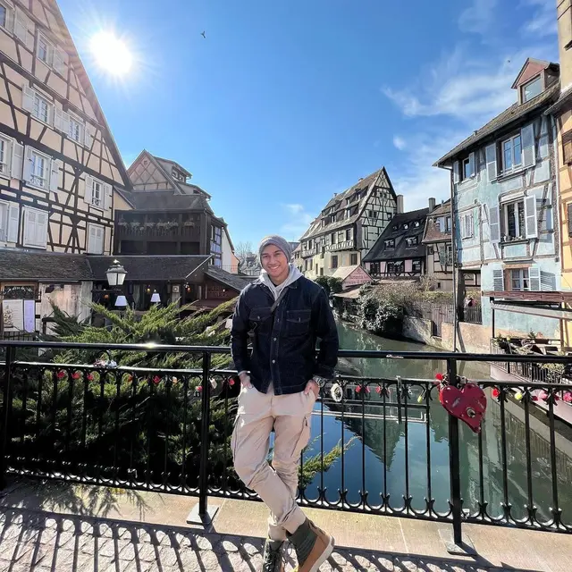 6 Potret Terbaru Yabes Yosia Adik Caesar Hito, Kini Ikuti Jejak Sang ...