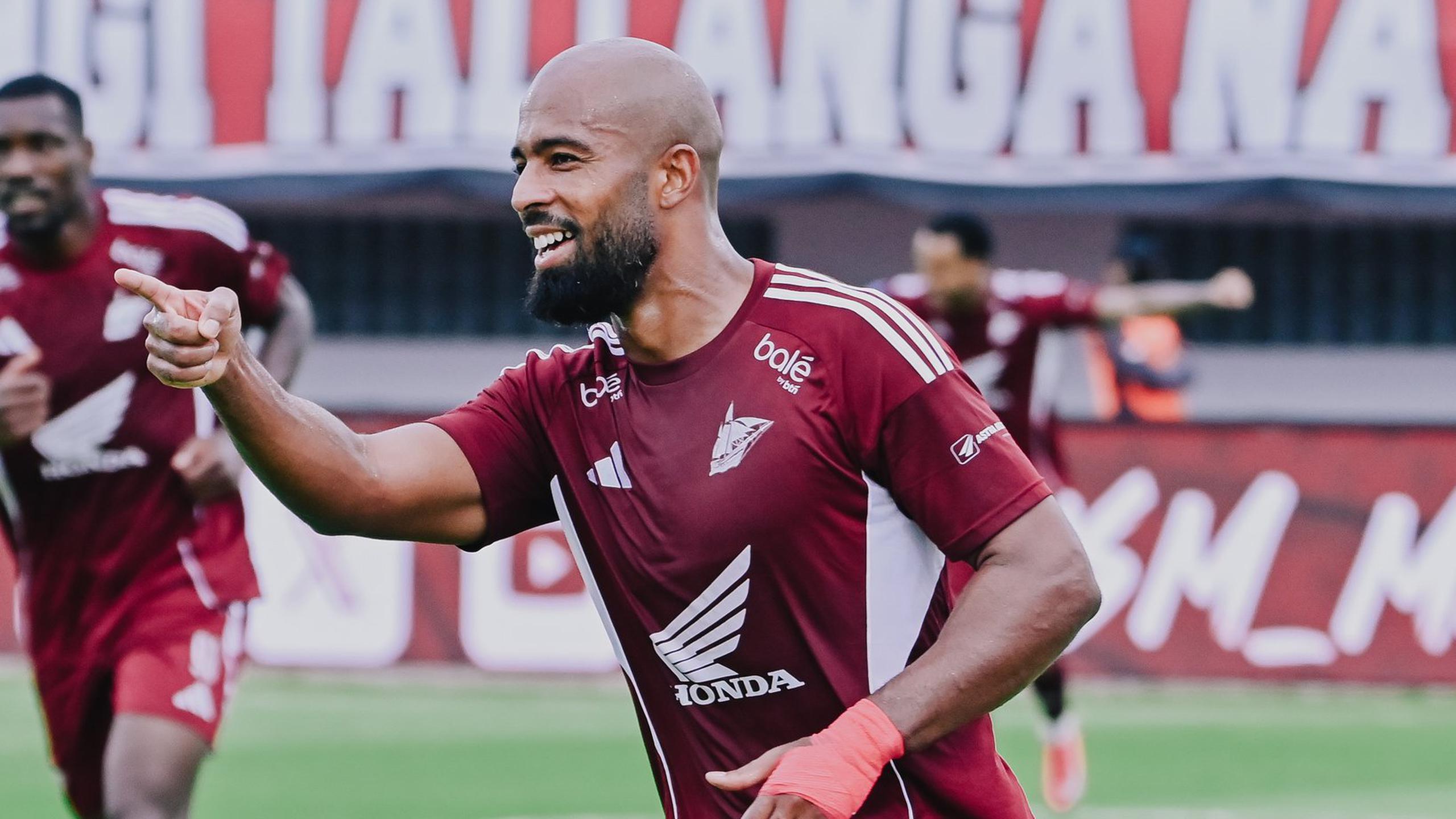 Hasil PSM Makassar vs PSBS Biak: Alex Tanque Hattrick, Juku Eja Cetak ...