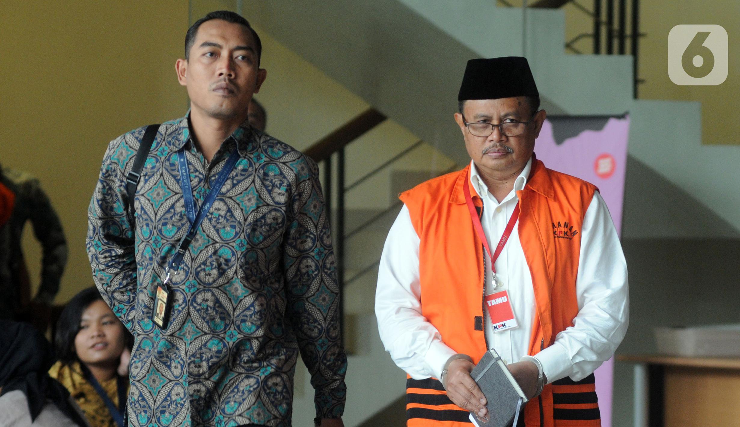FOTO: KPK Periksa Bupati Supendi Terkait Suap Pengaturan Proyek di ...