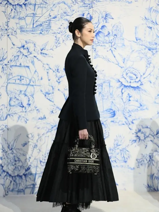 Lama Tak Muncul di Layar, Intip 6 Potret Velove Vexia yang Selalu Tampil Cantik - Entertainment ...