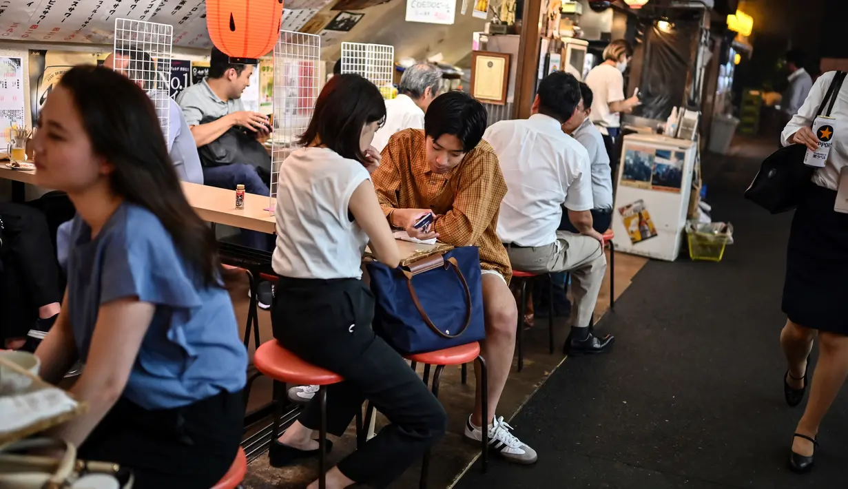 FOTO: Izakaya, Bar Tradisional Tempat Orang Jepang Melepas Lelah - Foto ...