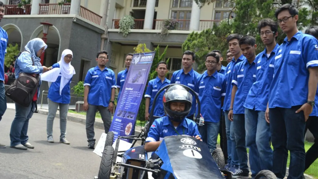 Arjuna Buatan UGM Juarai Kompetisi Mobil Listrik Indonesia - Otomotif ...