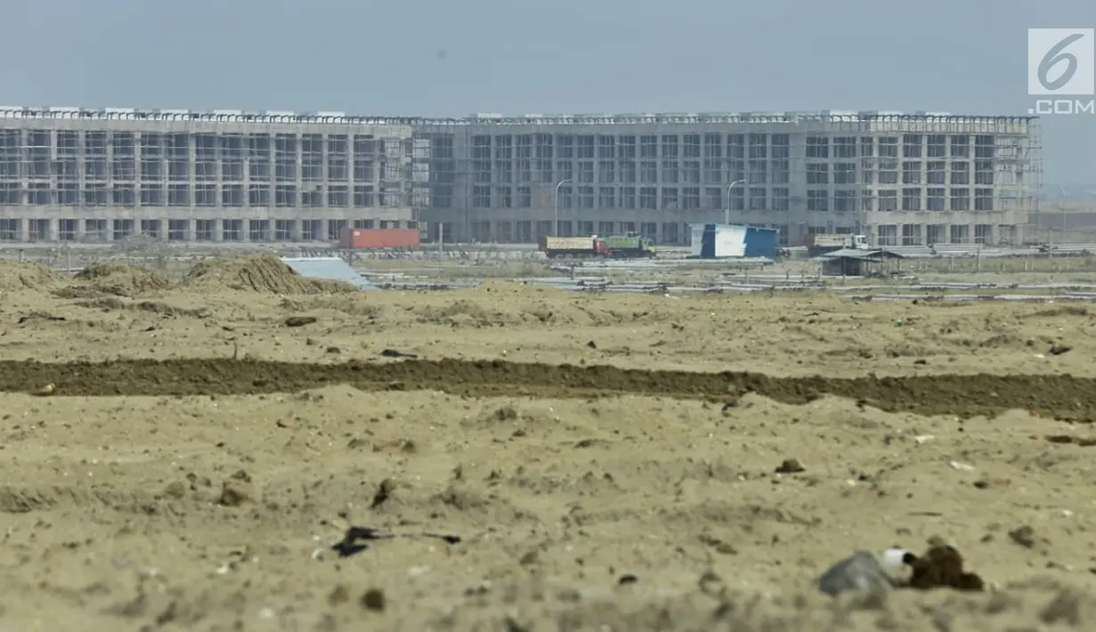FOTO: Gaya Anies Saat Pantau Penyegelan Bangunan di Pulau Reklamasi ...