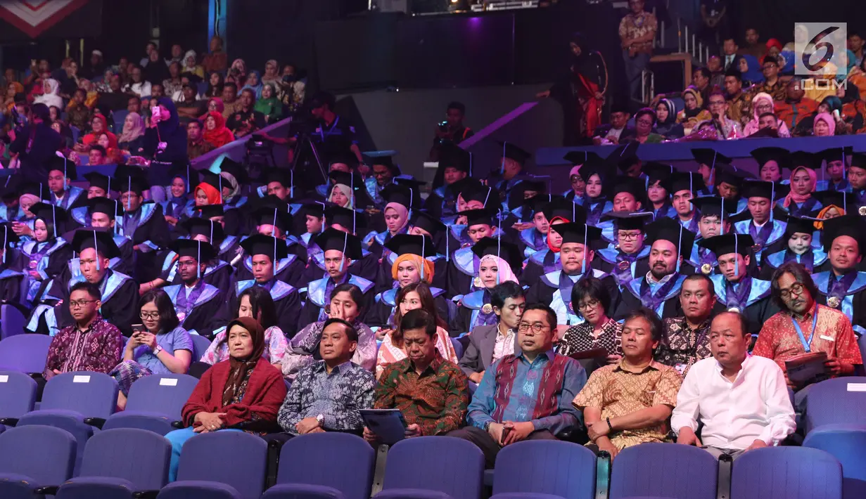 PHOTO: Wisuda ke-X Akademi Televisi Indonesia Luluskan 110 Mahasiswa - Foto Liputan6.com